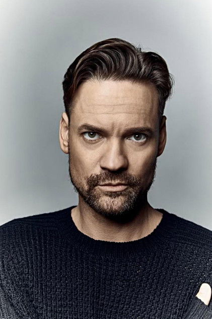 Meet the Cast of Sliders: Quinn, Wade, Professor...