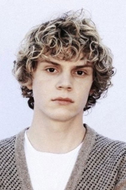 Meet the cast of American Horror Story on our...