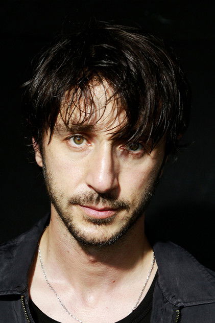 Meet the cast of Esref Ruya