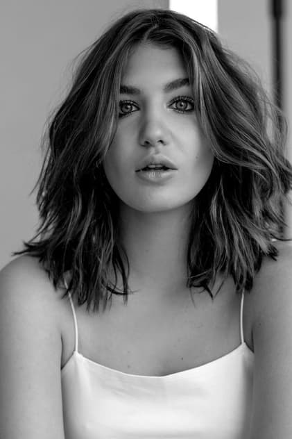 Meet the Cast of 47 Meters Down: Uncaged | Movie Info