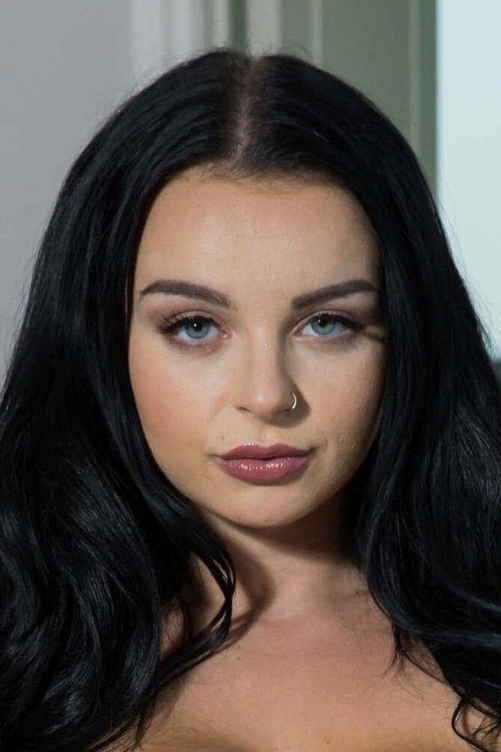 Payton Preslee Profile Images — The Movie Database Tmdb