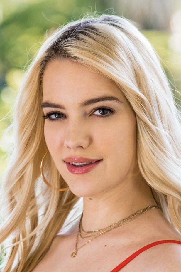 Photo gallery for Kenna James - FilmFlow.tv