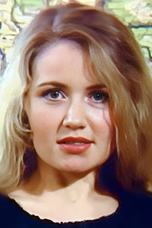 Heidi - Profile Images — The Movie Database (TMDB)