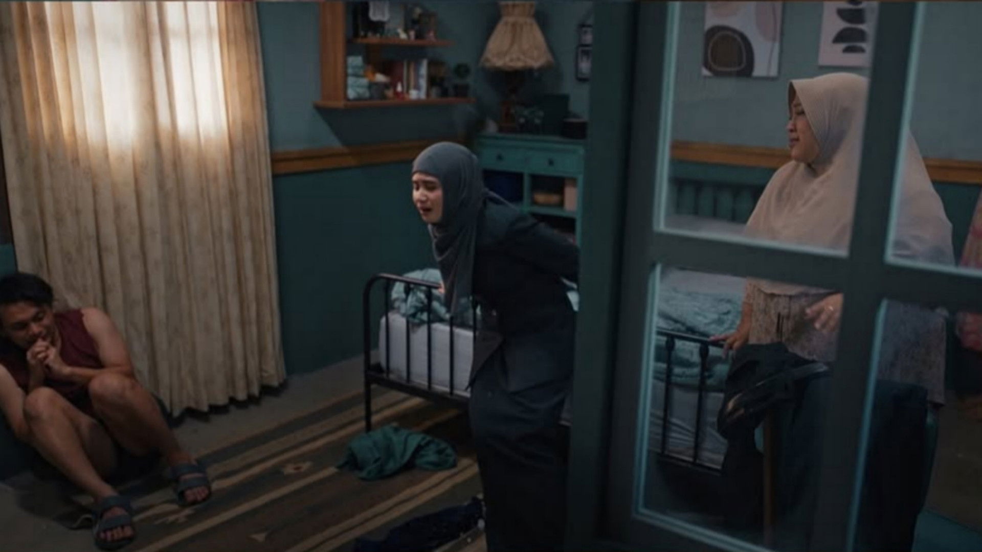 Norma: Antara Mertua dan Menantu (2025) - Backdrops — The Movie Database (TMDB)