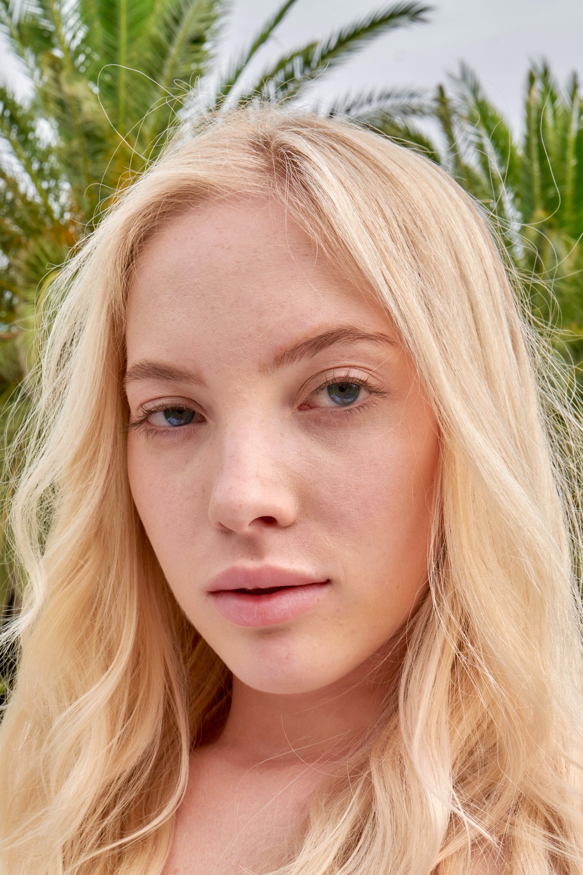 Bella Spark - Profile Images — The Movie Database (TMDB)