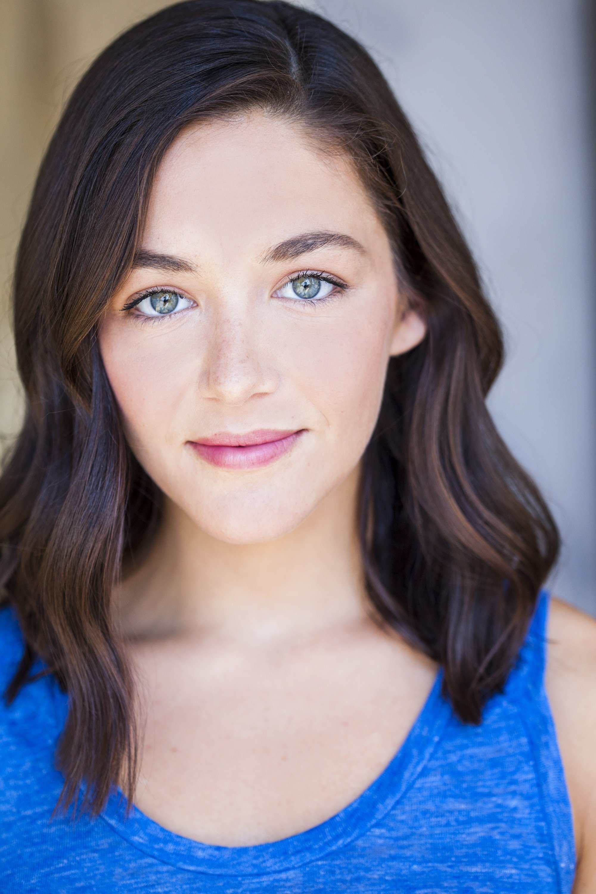 Chelsea Niven Profile Images — The Movie Database Tmdb