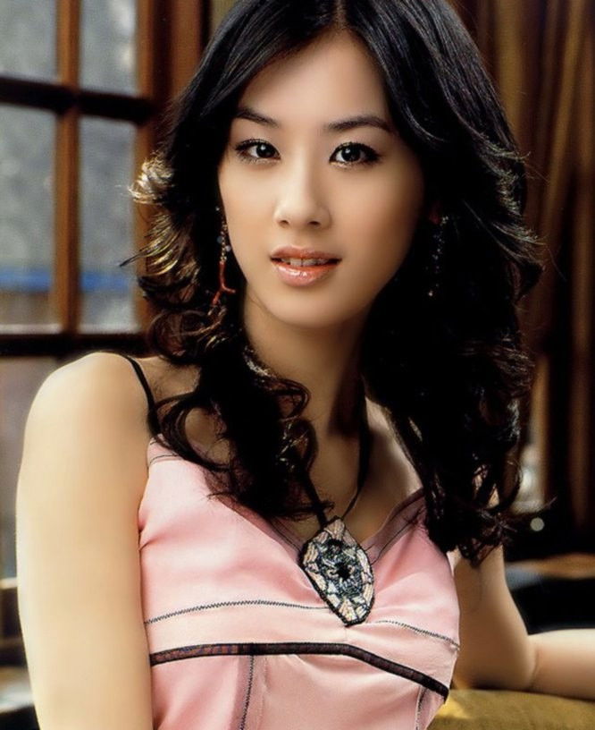 Cute Chinese Actress Eva