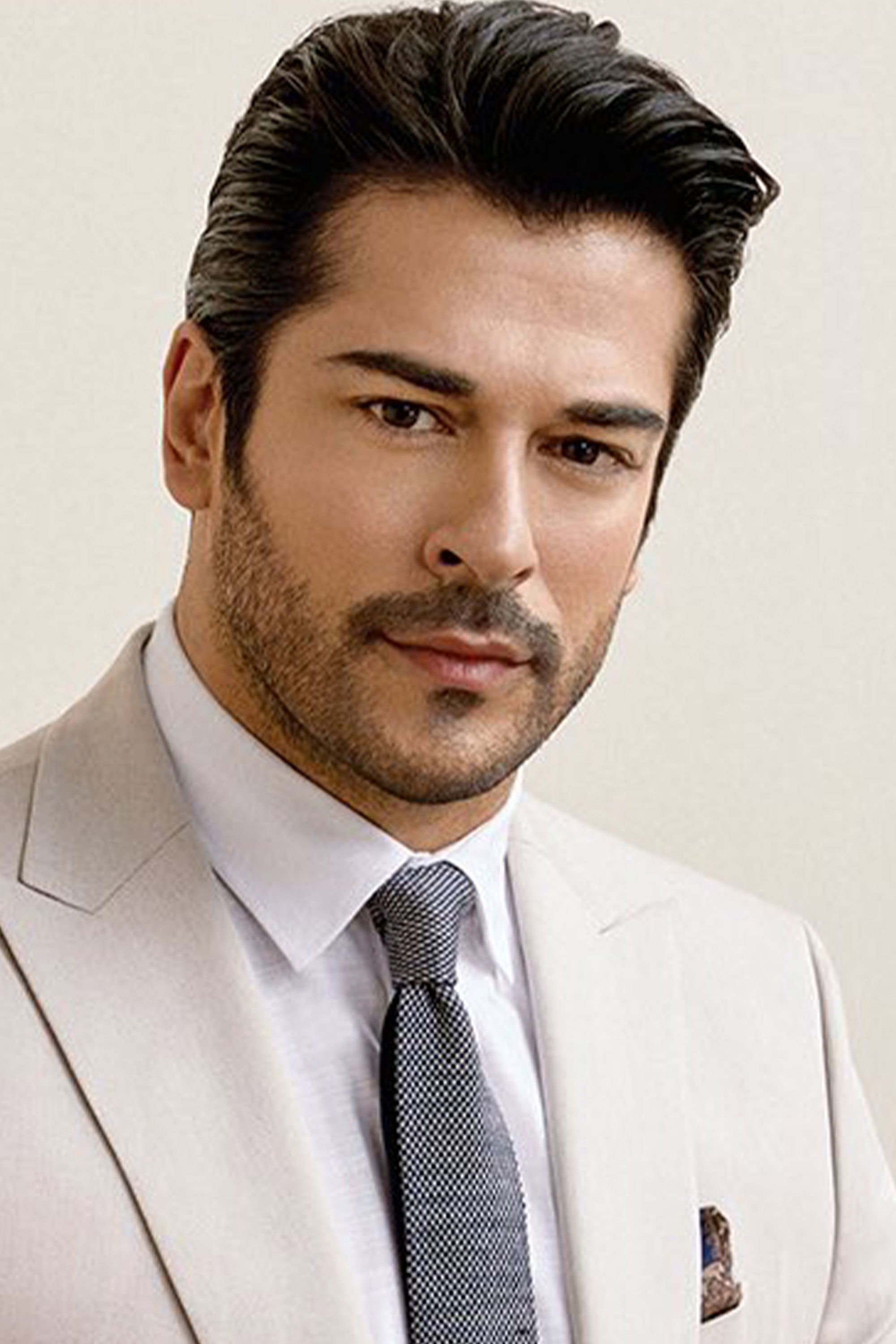 Burak Özçivit – Personer – Film . nu