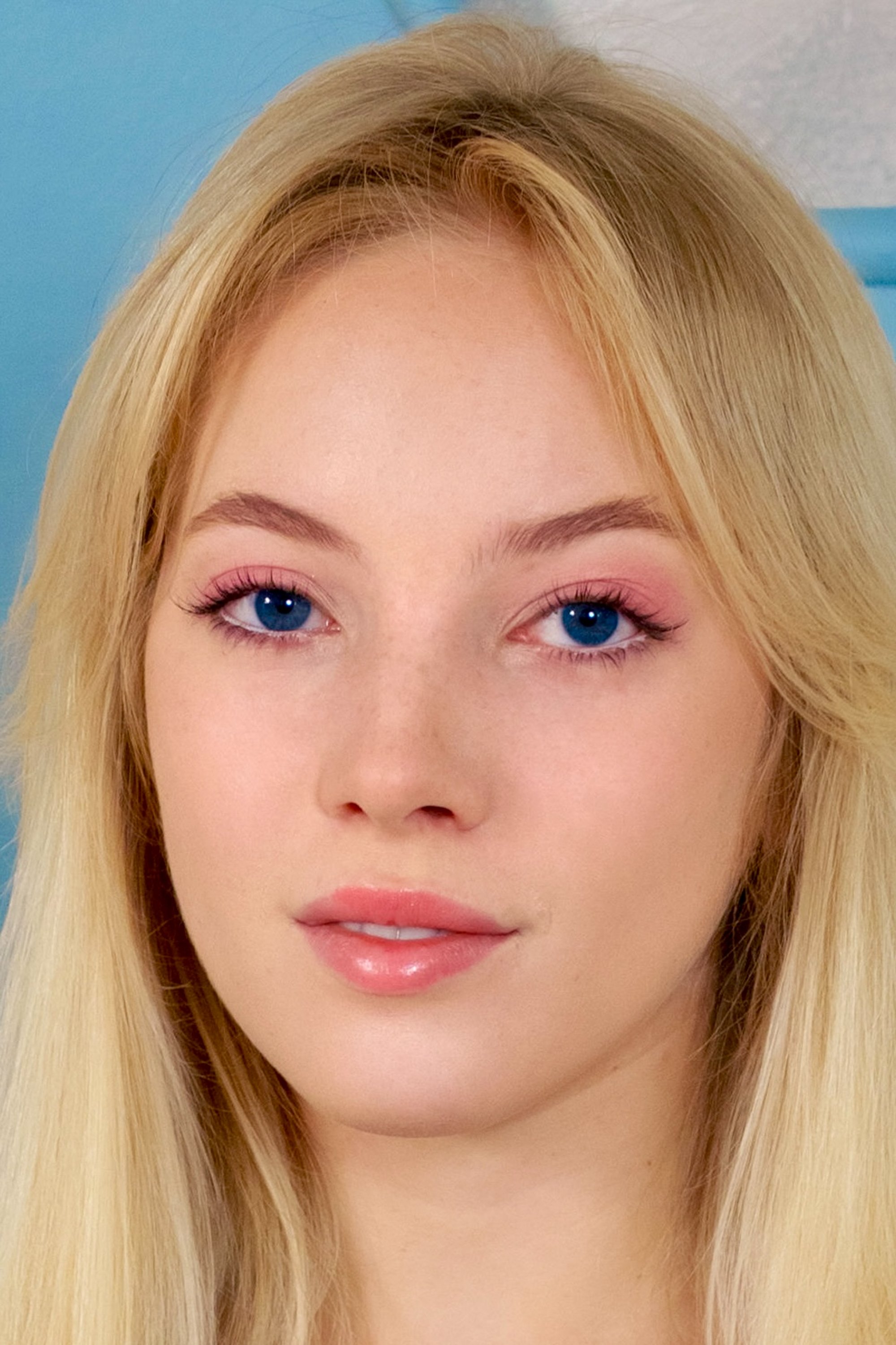 Bella Spark - Profile Images — The Movie Database (TMDB)