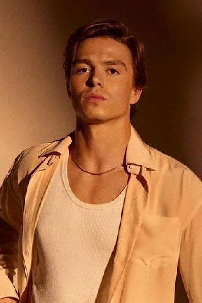 Nicholas Alexander Chavez - Profile Images — The Movie Database (TMDB)