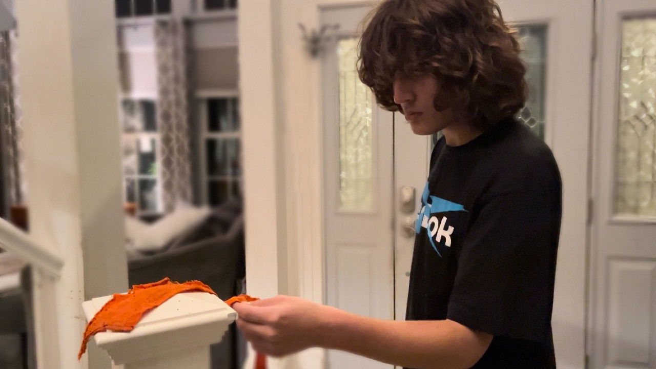 Lock The Door | Criticless