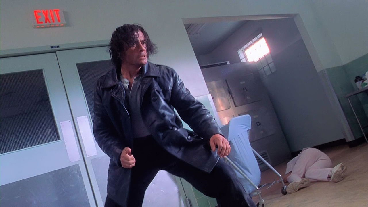 Replicant - Kritik | Film 2001 | Moviebreak.de