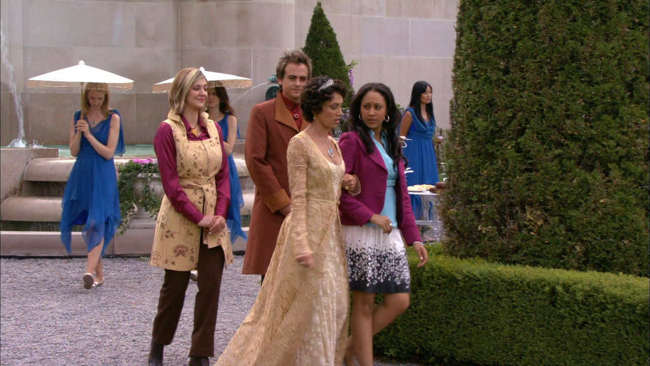 Twitches Too - Cartelera de Cine