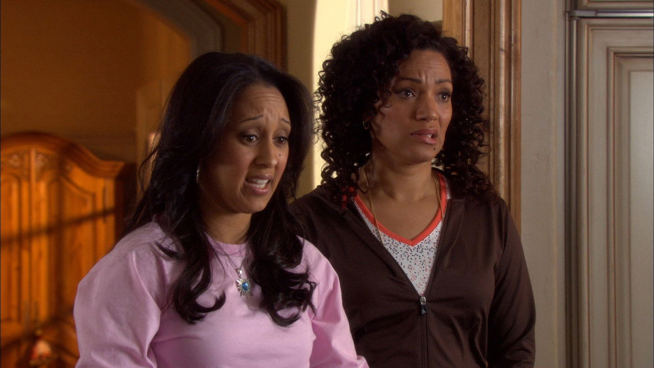 Twitches Too - Cartelera de Cine