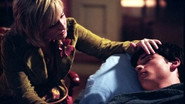 Season 2 Episodes : Smallville (2001) - MyMovieRack