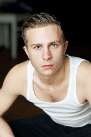 Max Hubacher — The Movie Database (TMDb)