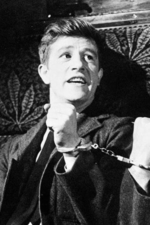 Alfred Lynch — The Movie Database (TMDb)