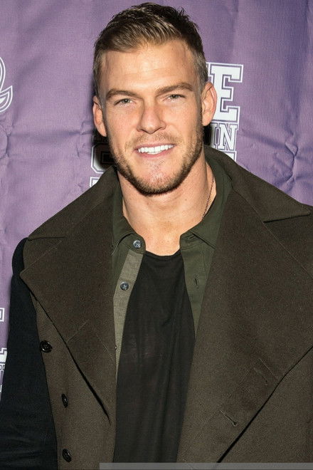 Alan Ritchson - Profile Images — The Movie Database (TMDb)